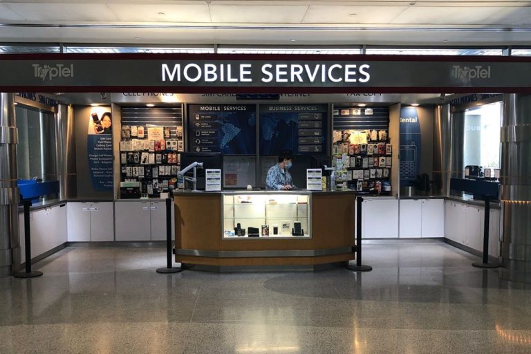 Best SIM card at US Airports: 2024 Buying Guide for Tourists